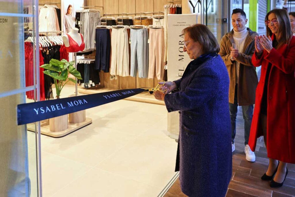 Ysabel Mora abre su primera tienda física - Portal de Xàtiva